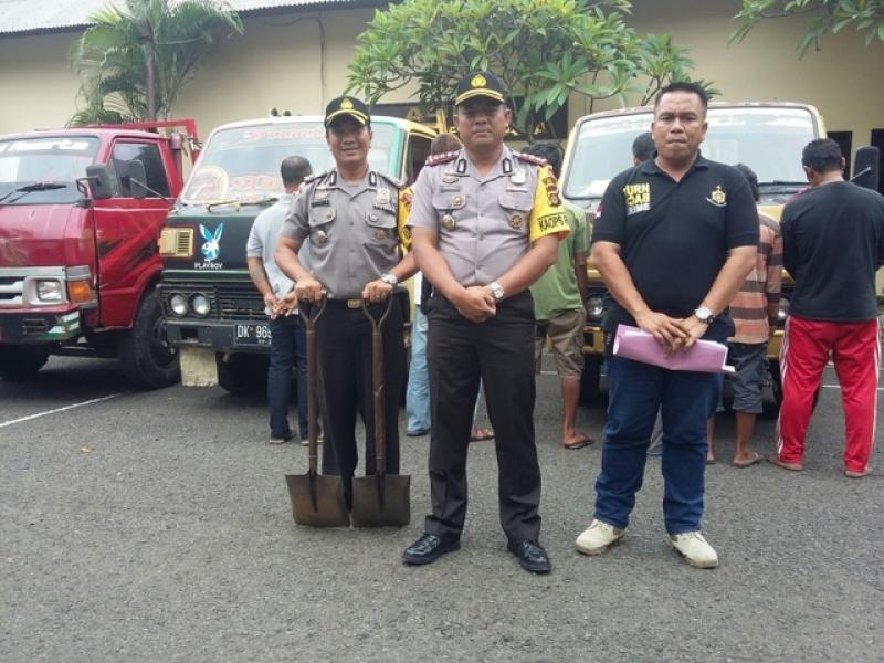 Polisi Tangkap Pelaku Galian C Ilegal di Sungai Biluk Poh | Bali Tribune